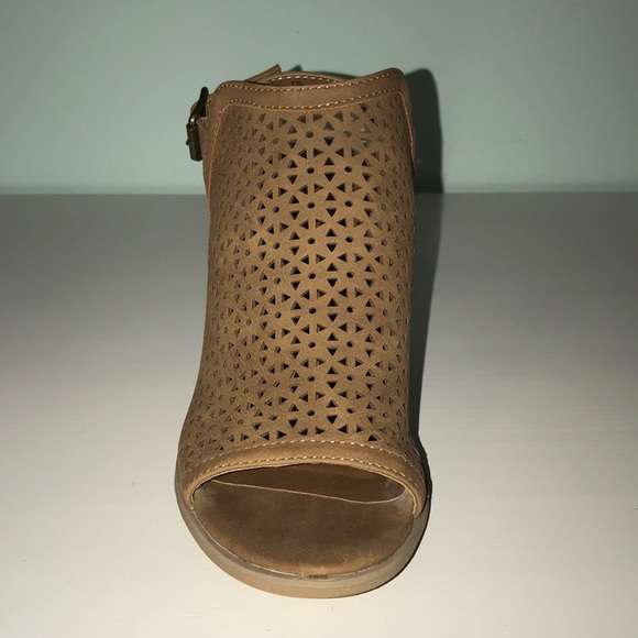 Universal Thread | Shoes | Universal Thread Milliana Cutout Slingback ...